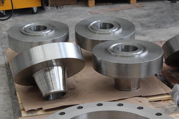 24 Inch Alloy Steel Fittings Flanges API CE ISO Certification